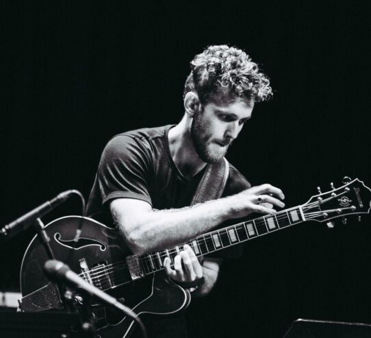 MUUSIKUD MUUSIKAST: Karl Madis Pennar – Ajakiri KITARR